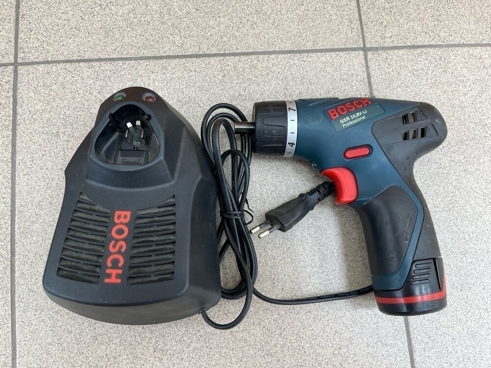 Аккумуляторная дрель-шуруповёрт Bosch GSR 10,8-2-LI 0601868109 б\у уценка