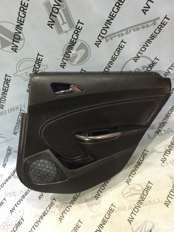 Обшивка двери задняя правая Opel Astra J Б/У с пробегом