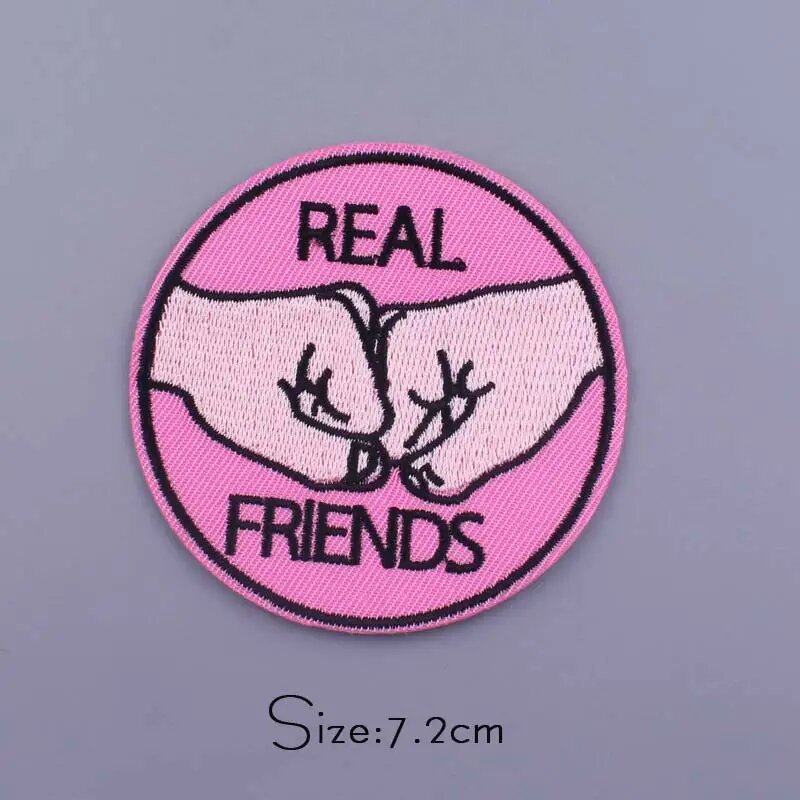 Нашивка "Real Friends" с руками, 7.2см, Розовый, PE6342CT