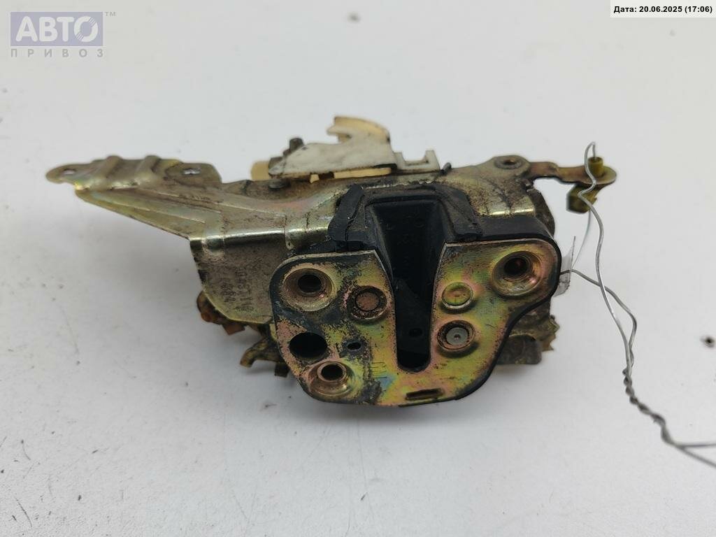 Замок двери передней правой Opel Omega B (1994-2003)