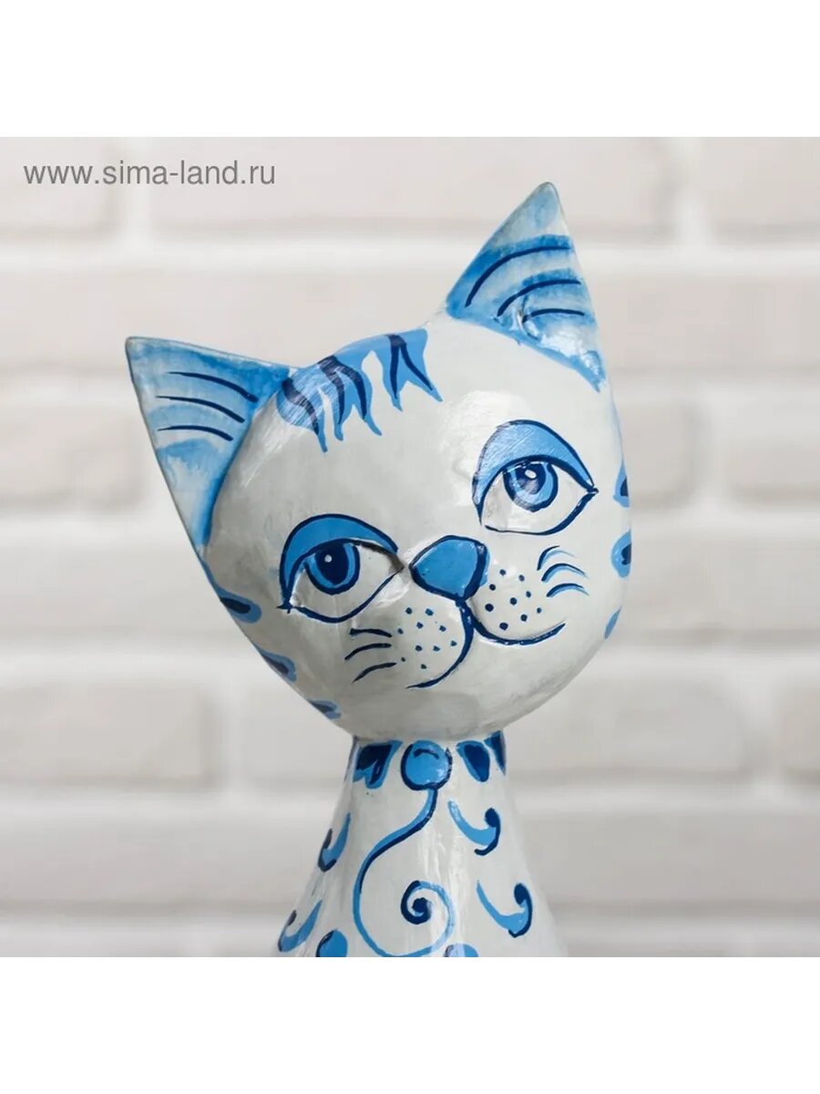 Декоративная деревянная кошка с синей росписью