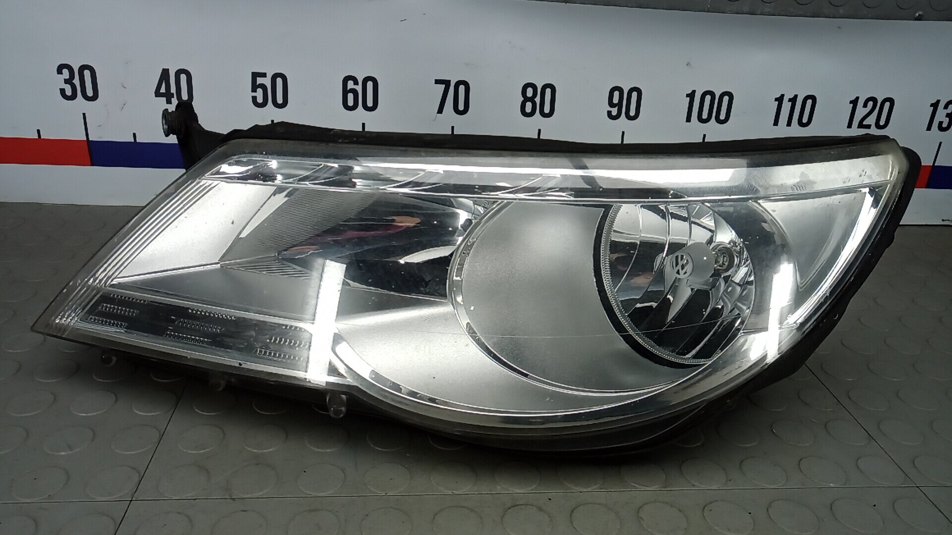Фара левая VOLKSWAGEN TIGUAN 1, Номер 5N1941031AB, 5N1941031G
