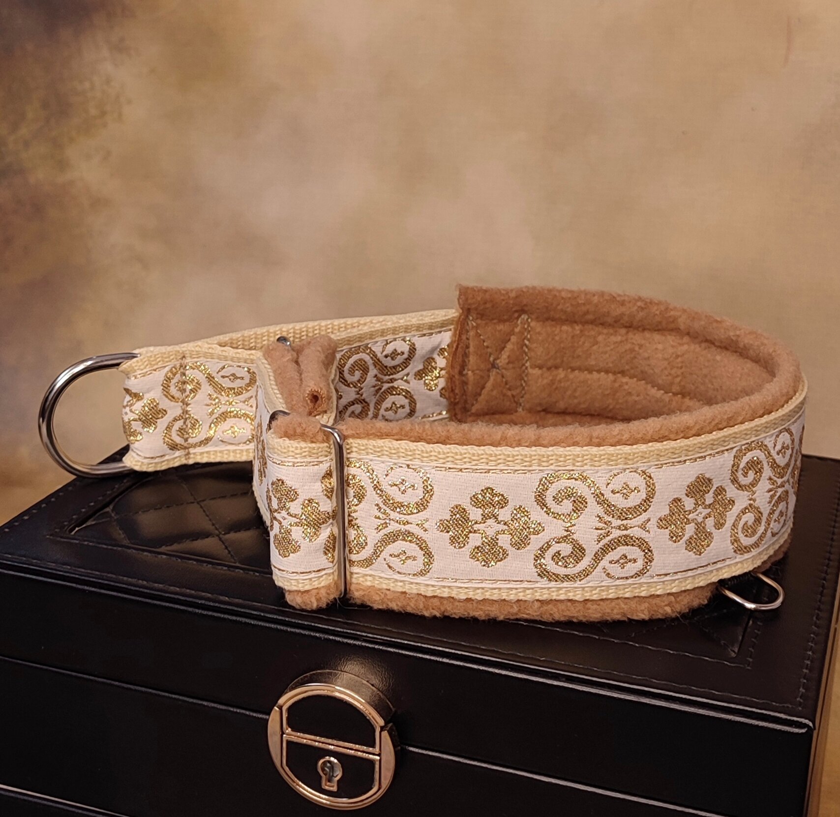 Ошейник для борзых собак с золотым узором, полуудавка "Мартингейл" ручной работы, 4см размер L