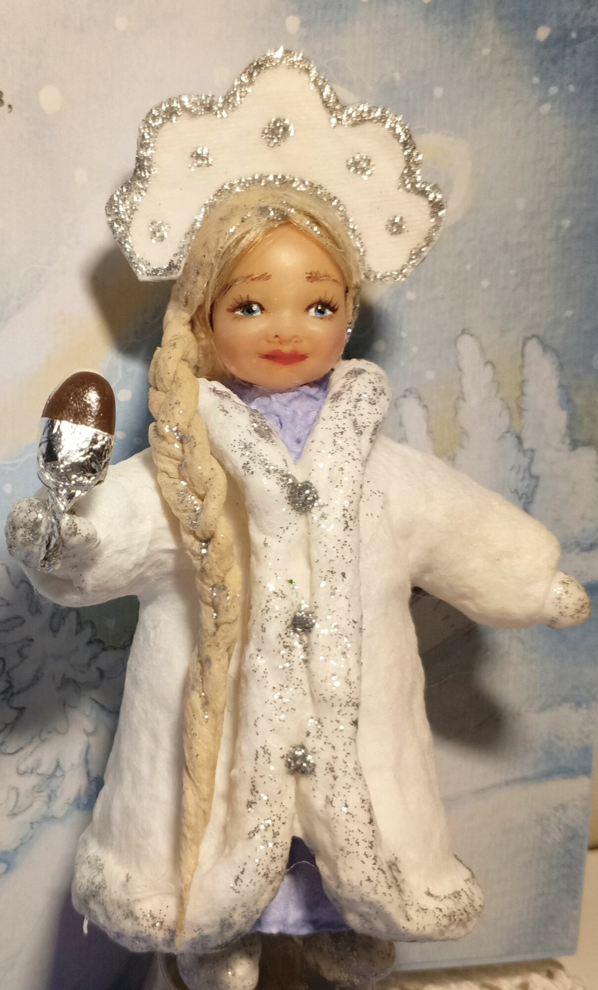 Ватная елочная игрушка Снегурочка с мороженым 15см