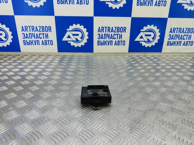 Б/У Блок комфорта Skoda Superb 3T / Шкода Суперб 3T 1.8 CDA 152 Л.С. 2012 задн. прав.