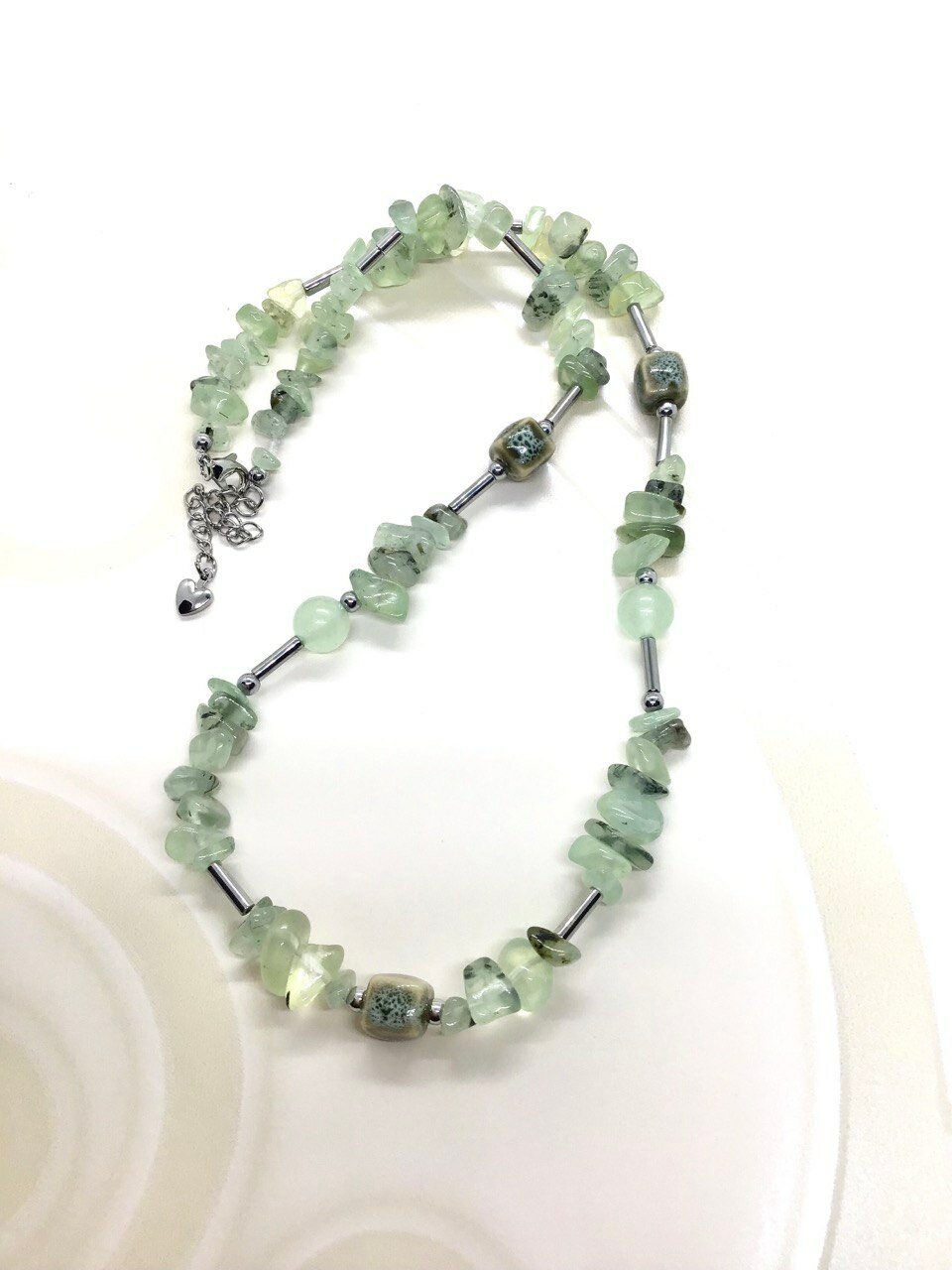 Колье, пренит