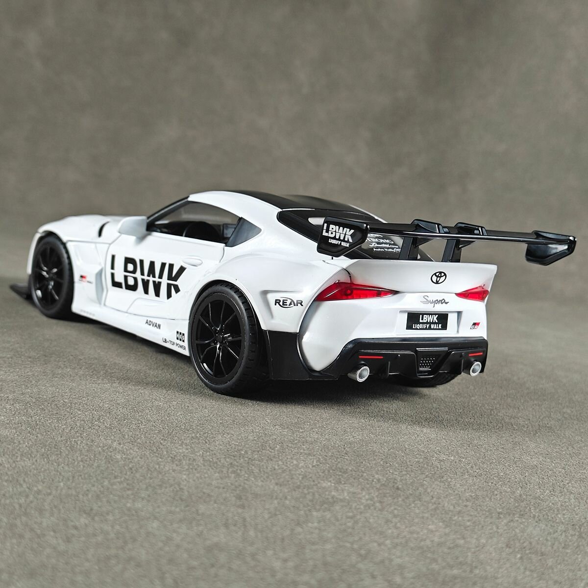Игрушечная машинка 1:22 Toyota Supra Супер гонки Металлические коллекционные модели детские игрушки