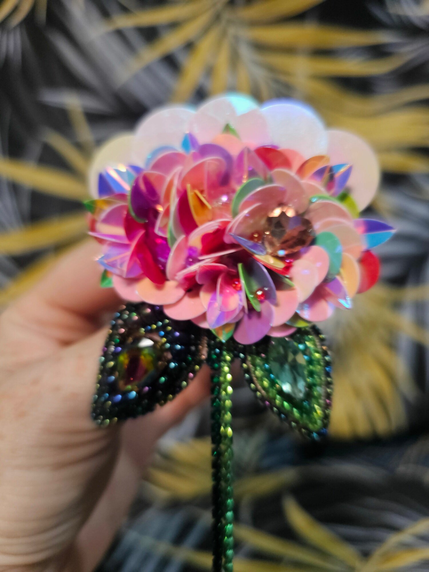 Брошь, стразы