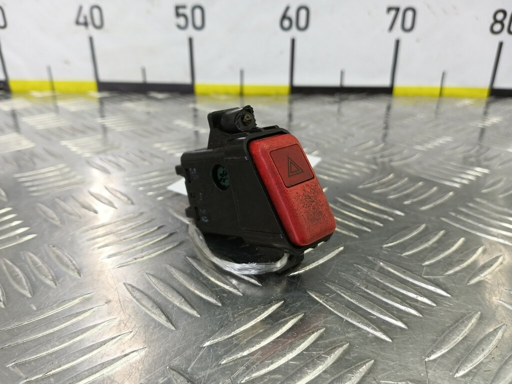 Кнопка аварийной сигнализации Б/У для HONDA CR-V I рестайлинг (1999—2001) 35510S10003