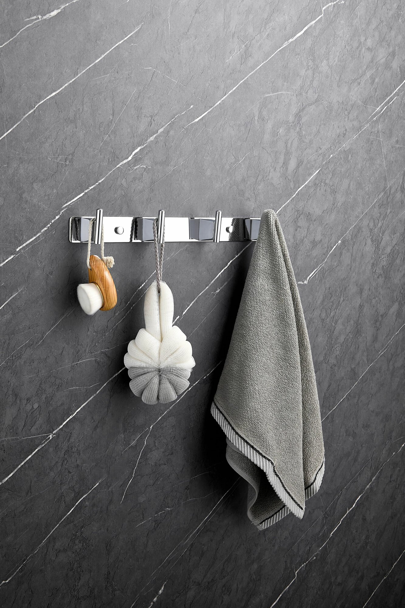 Вешалка в ванную для полотенец из нержавеющей стали, 4 крючков хром BELZ B91115-4