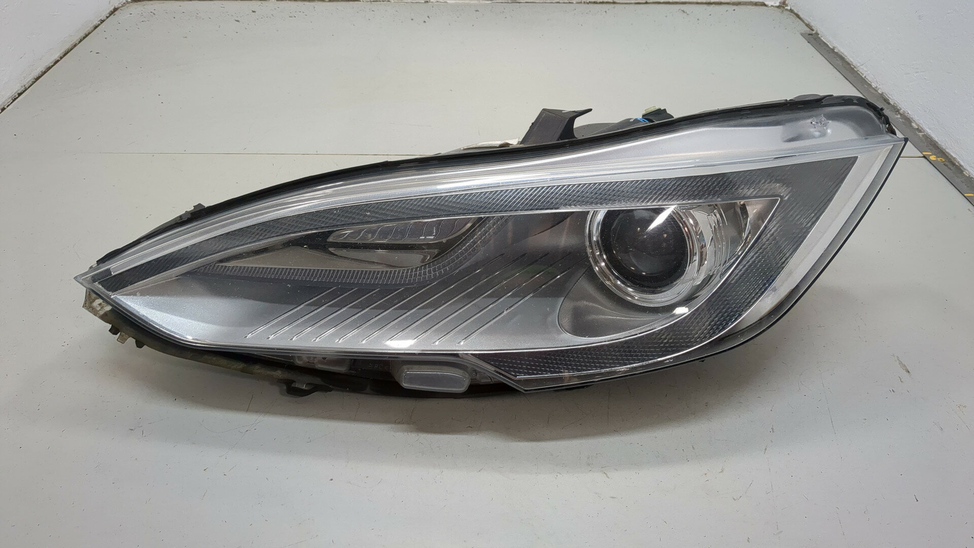 Фара (передняя) левая Tesla Model S Б/У