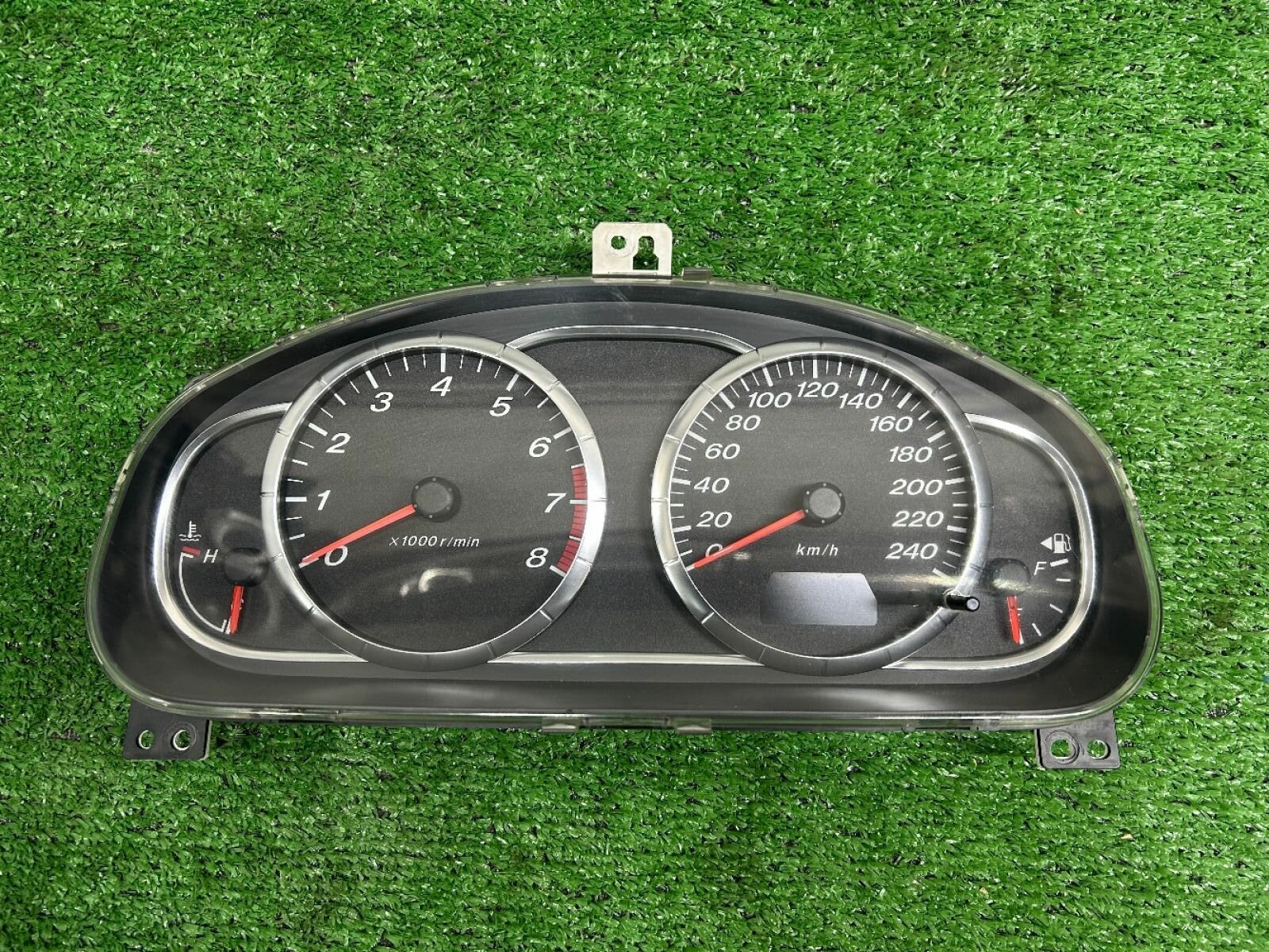 Панель приборов Mazda 6 GG седан 1.8 L8 МКПП 2007 gr1l55430