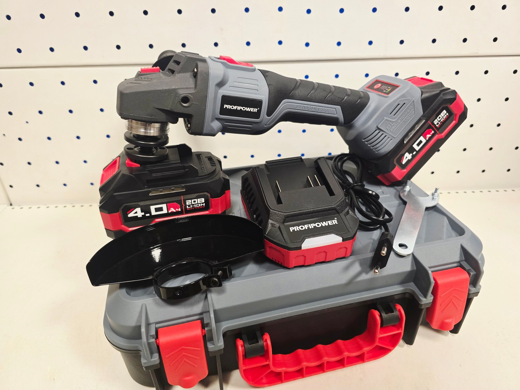 Аккумуляторная бесщеточная УШМ болгарка Profipower MKDGA-20В, 2х4Ач, 20В, 125мм, 9000об/мин