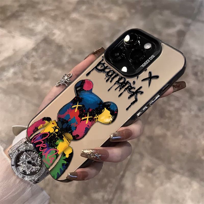Чехол на Aйфон 14 Про Макс / IPHONE 14 PRO MAX черный с фигуркой граффити-медведя Bearbrick и каплями краски Противоударный
