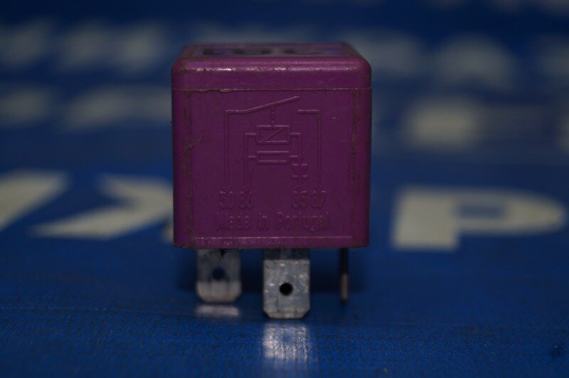 Реле Audi A4 B5 8D 1994 (б/у) 431951253G