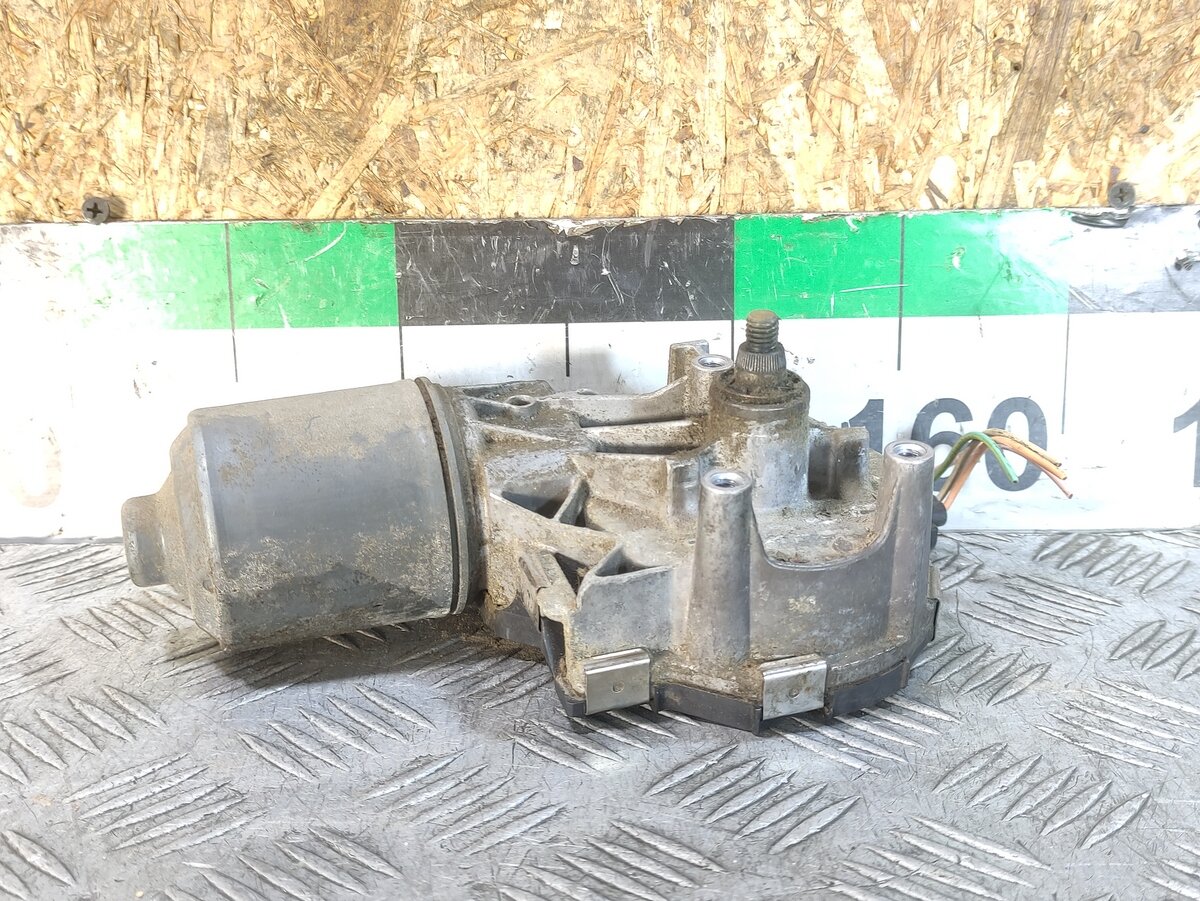 Моторчик стеклоочистителя передний PEUGEOT 308 2007 2015 0390241869