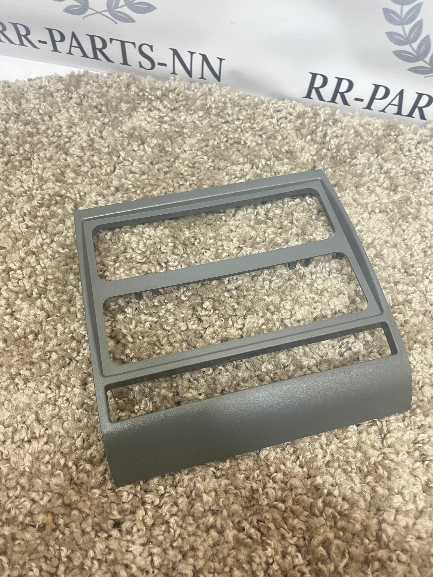 Облицовка панели приборов (магинитолы) (подходит для а/м Г- 3302)