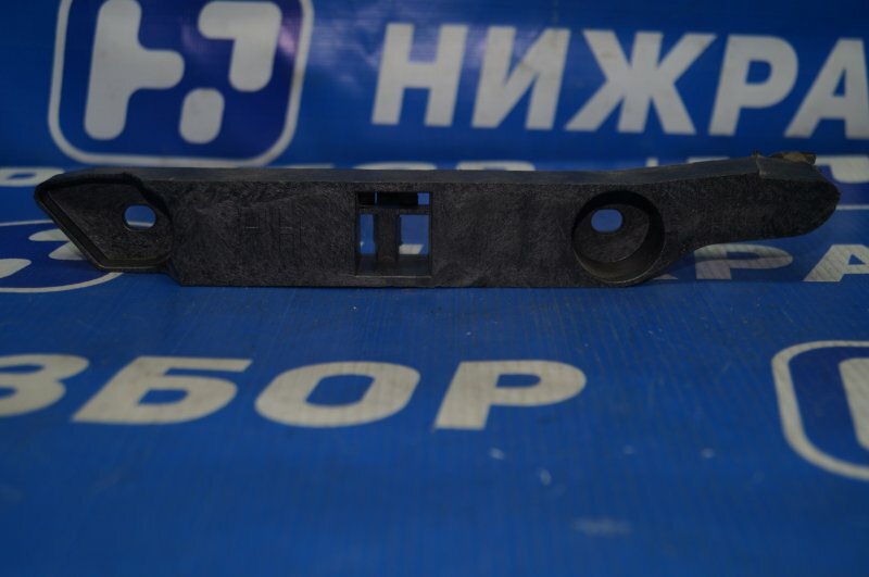 Направляющая бампера Ford Focus 2 2008 перед. прав. (б/у) 8M5117D958AB