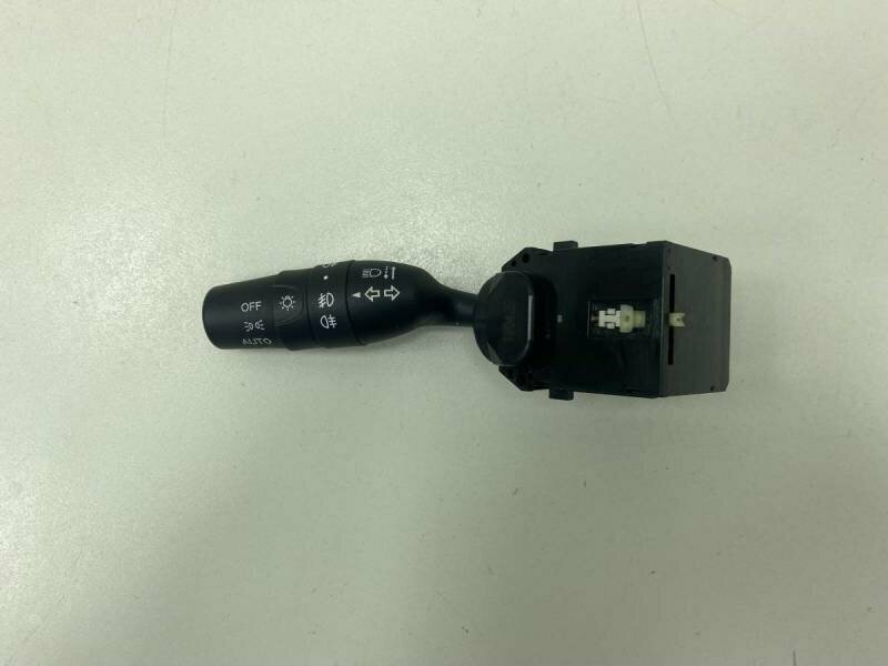 Переключатель поворотов подрулевой Haval H6 2014 кат.номер: 3774210XKZ16B