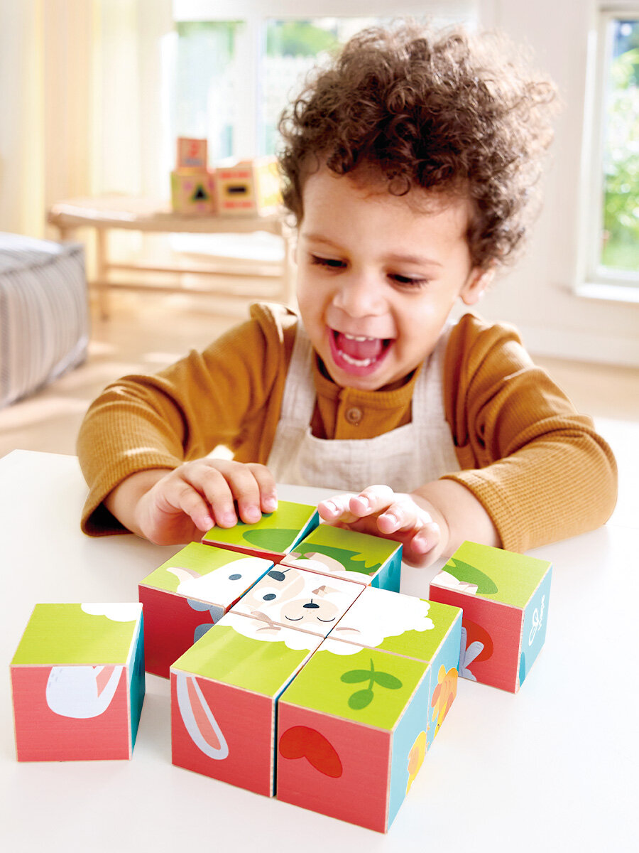 Набор "Фермерские Друзья" Hape, дерево, 9 кубиков, для детей от 2 лет