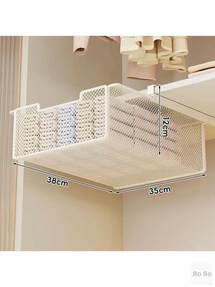 Контейнер для хранения вещей длина 38 см, ширина 35 см, высота 12 см.