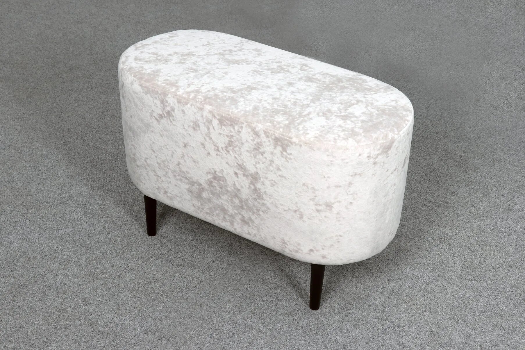 Пуф банкетка Олаф, бежевый велюр, на ножках, 70х45х33 см швг, овальный