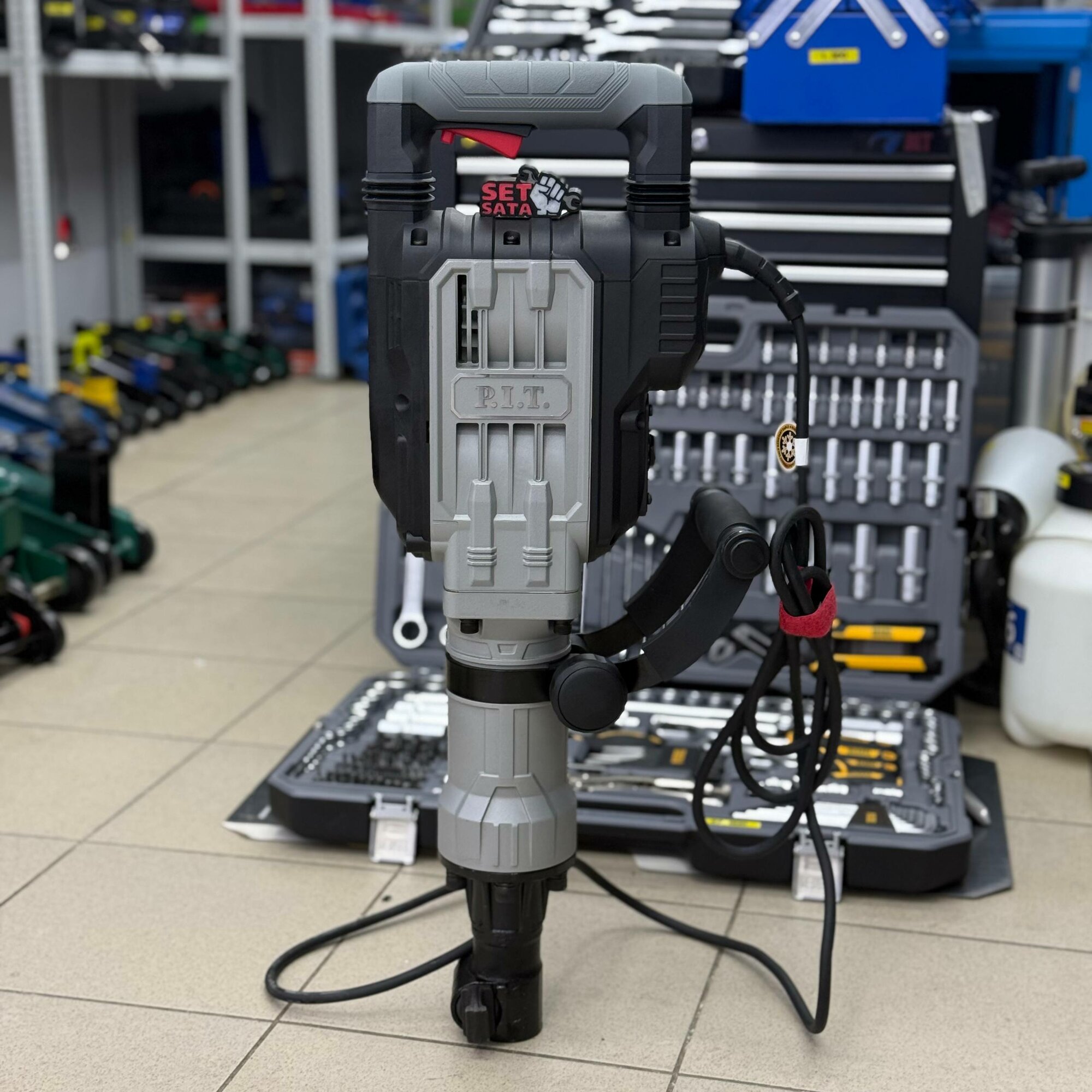 Отбойный молоток профессиональный P.I.T. GSH90-C2 мастер, 2,5 кВт