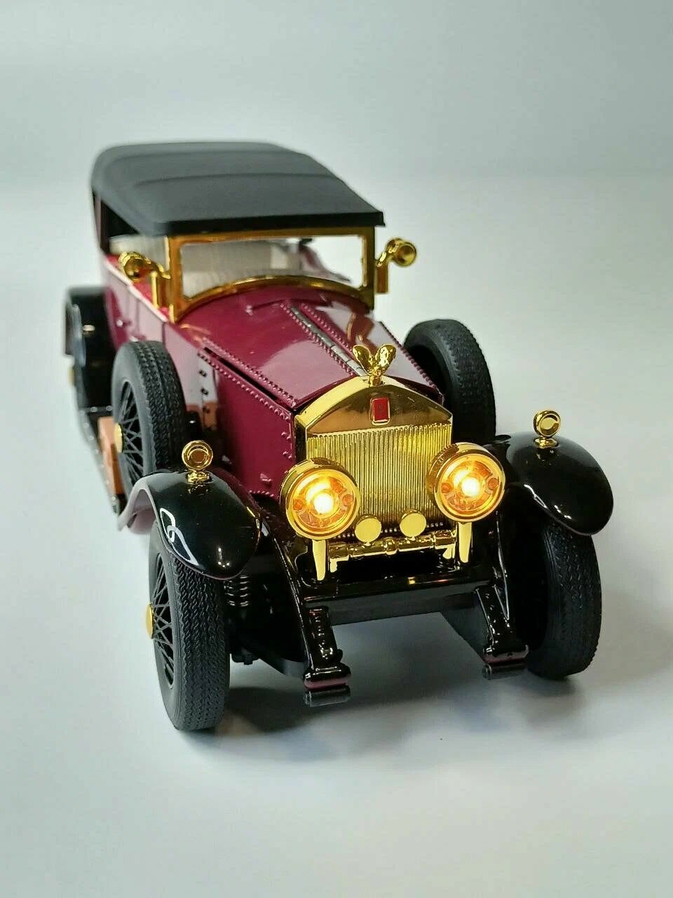 Коллекционная Металлическая Модель Rolls-Royce Phantom ретро 1:24 ( 22 см. ) Бордовый.