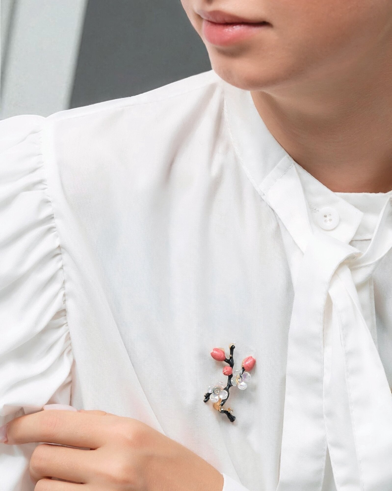 Брошь, эмаль, стразы