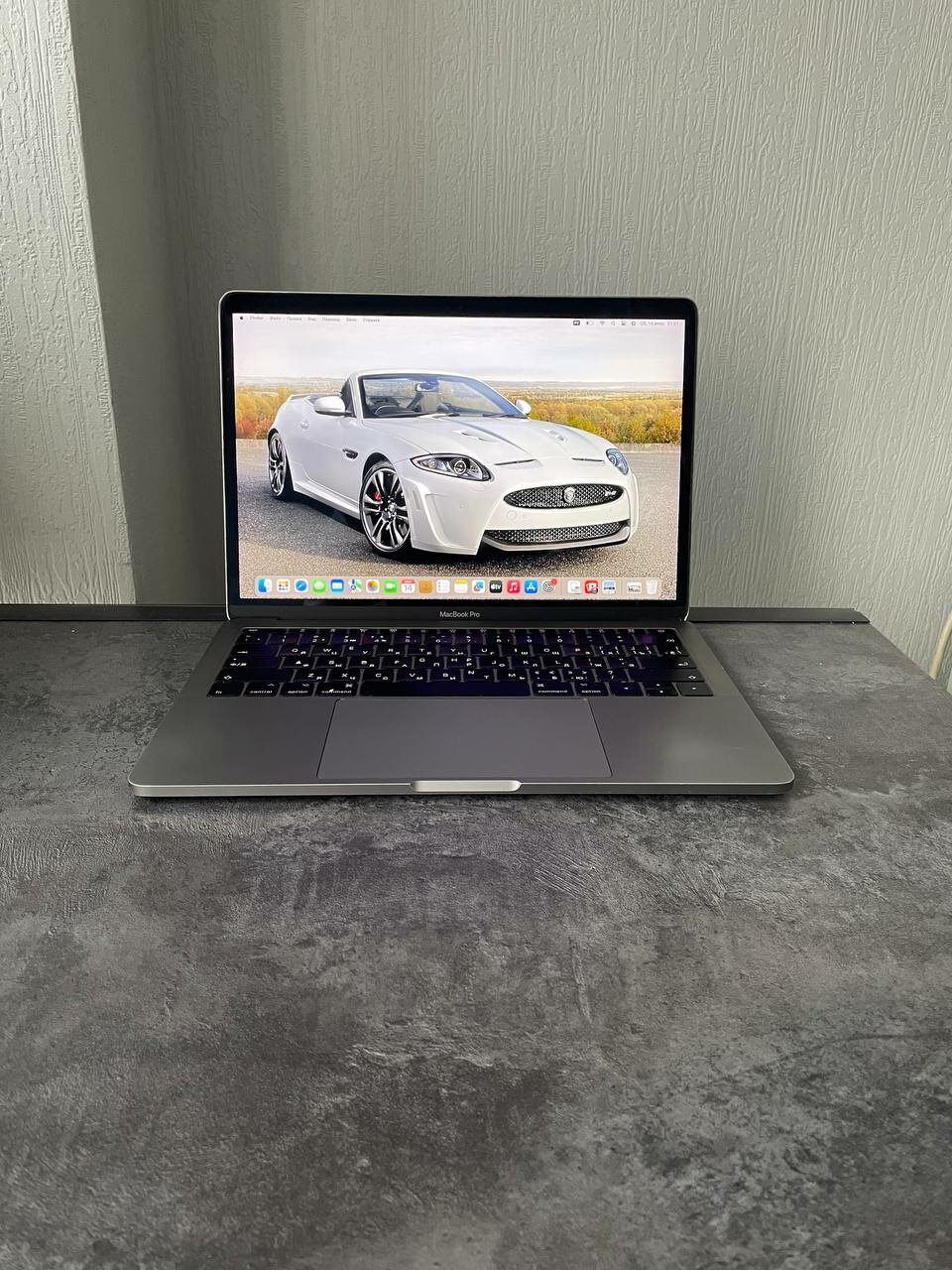 13.3" Ноутбук Apple MacBook Pro 13 2017, Intel Core i5 2,3 ГГц, RAM 8 ГБ, SSD 128 ГБ, Intel Iris Plus Graphics 640