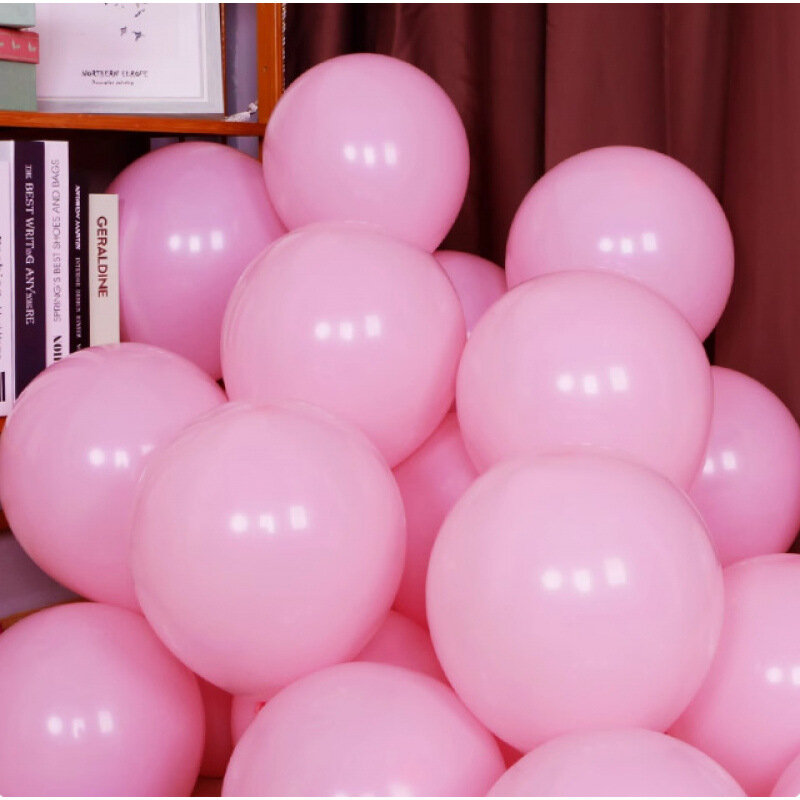 Оформление сцены с воздушными шарами для выпускного, открытия, свадьбы, дня рождения. Арка из латексных утолщенных красных шаров.