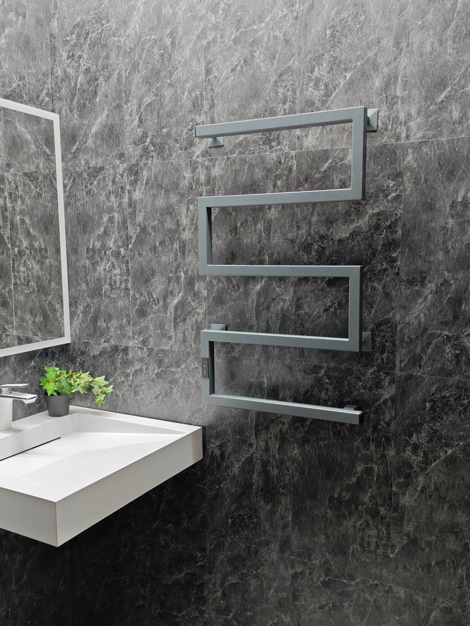 Полотенцесушитель электрический INDIGO Sparta 80/50 с таймером серый