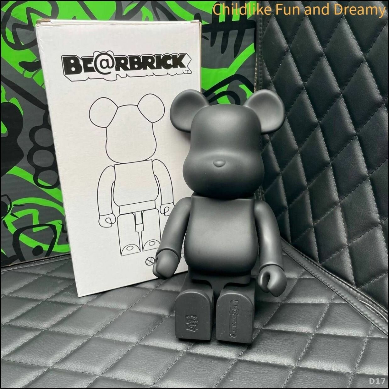 Игрушка Bearbrick коллекционная черная высотой 28 см из винила — фото 1