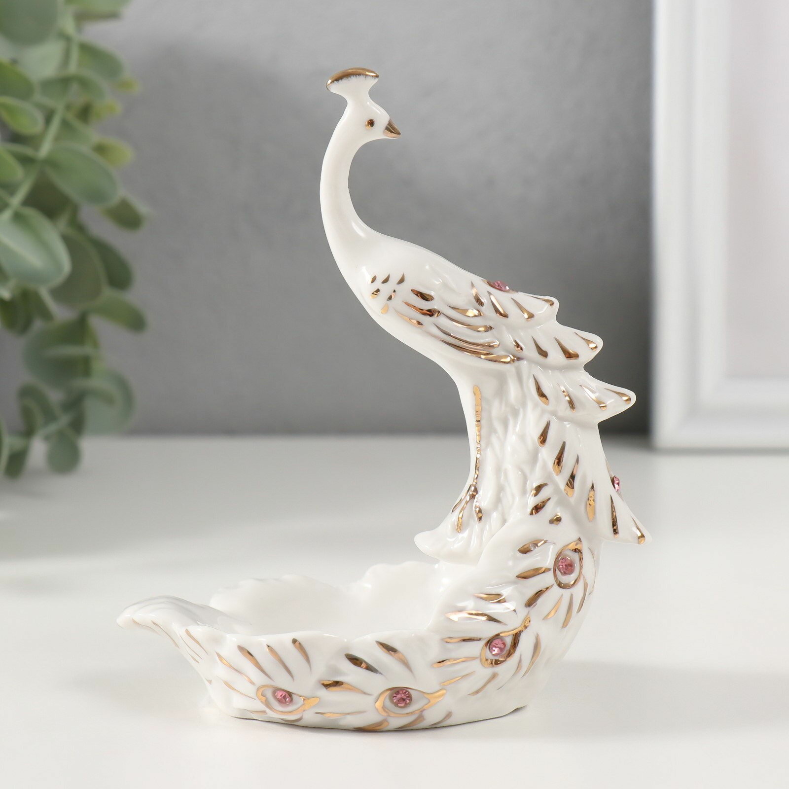 Фигурка-подставка для мелочей керамика "Пава белая", с золотом, стразы