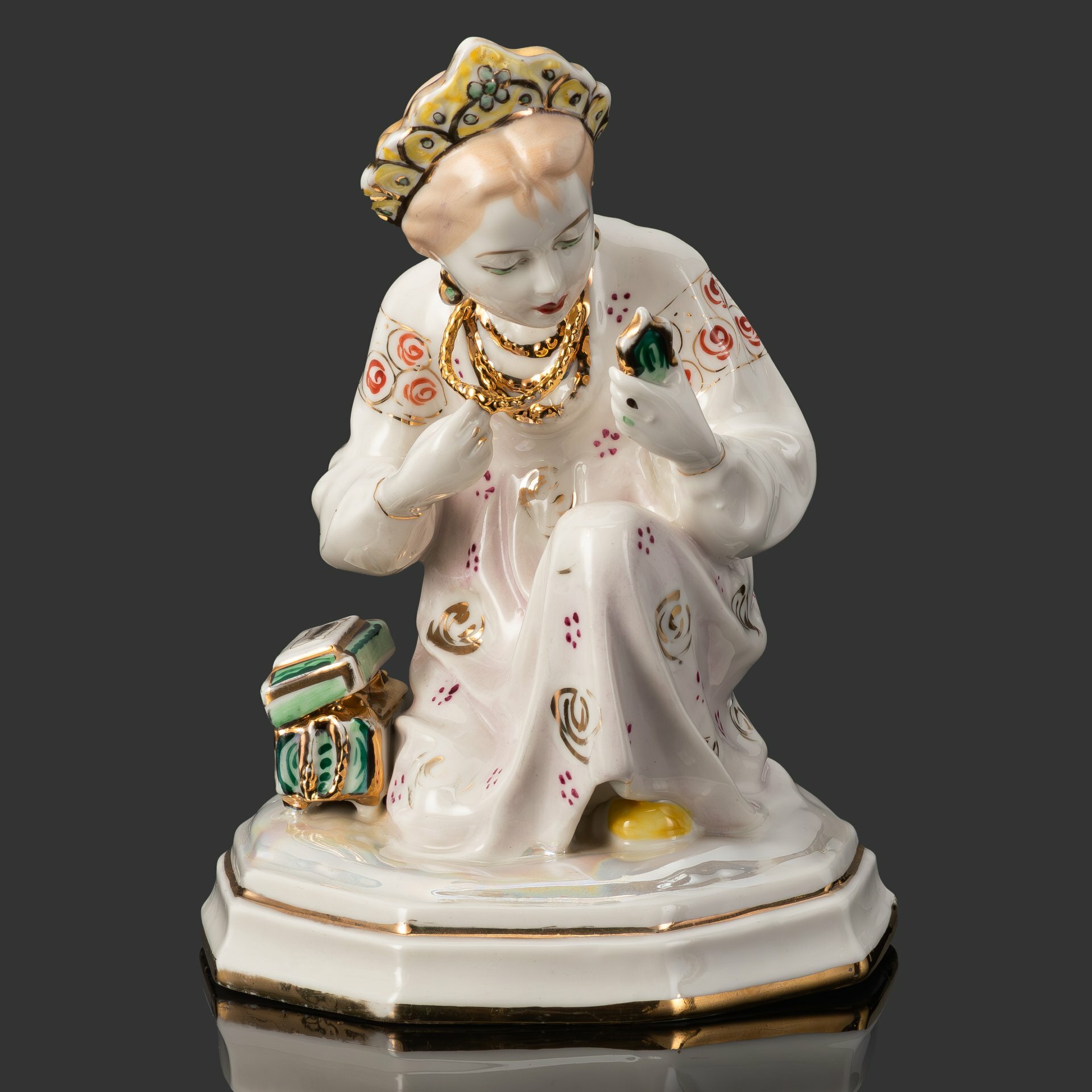 Статуэтка "Малахитовая шкатулка" ("Танюшка и тятино подаренье")