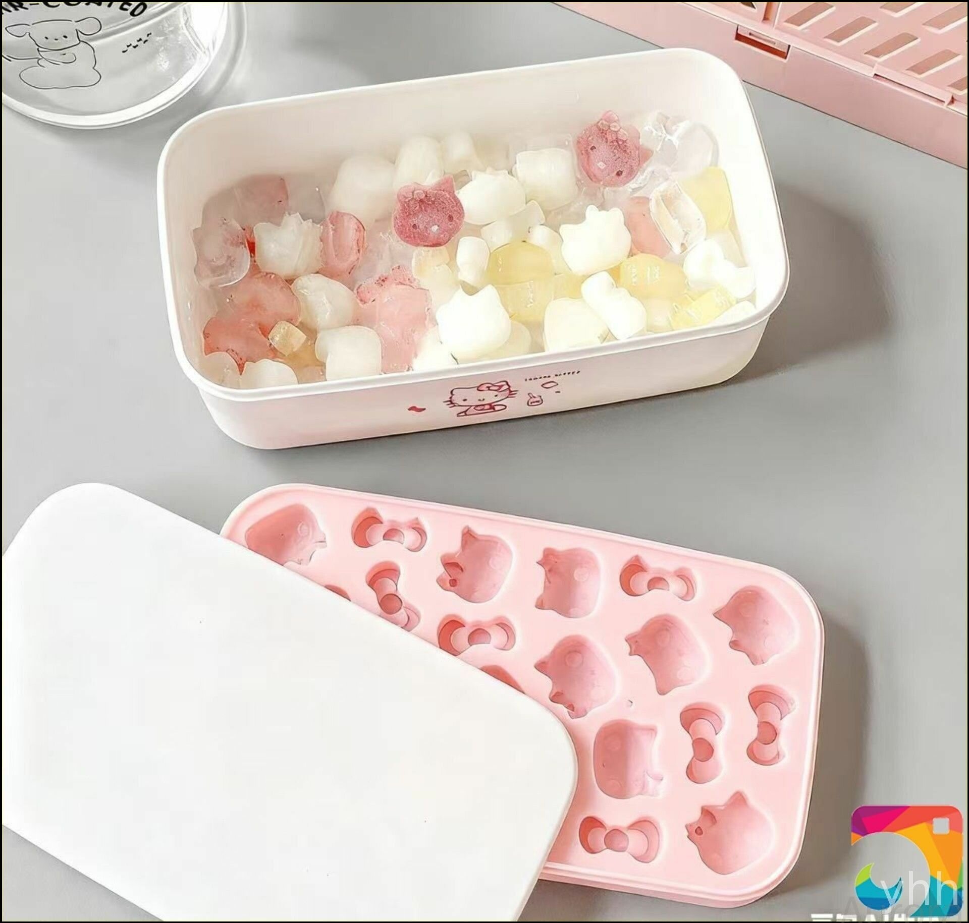 Эксклюзивная форма для льда Hello Kitty с крышкой из силикона