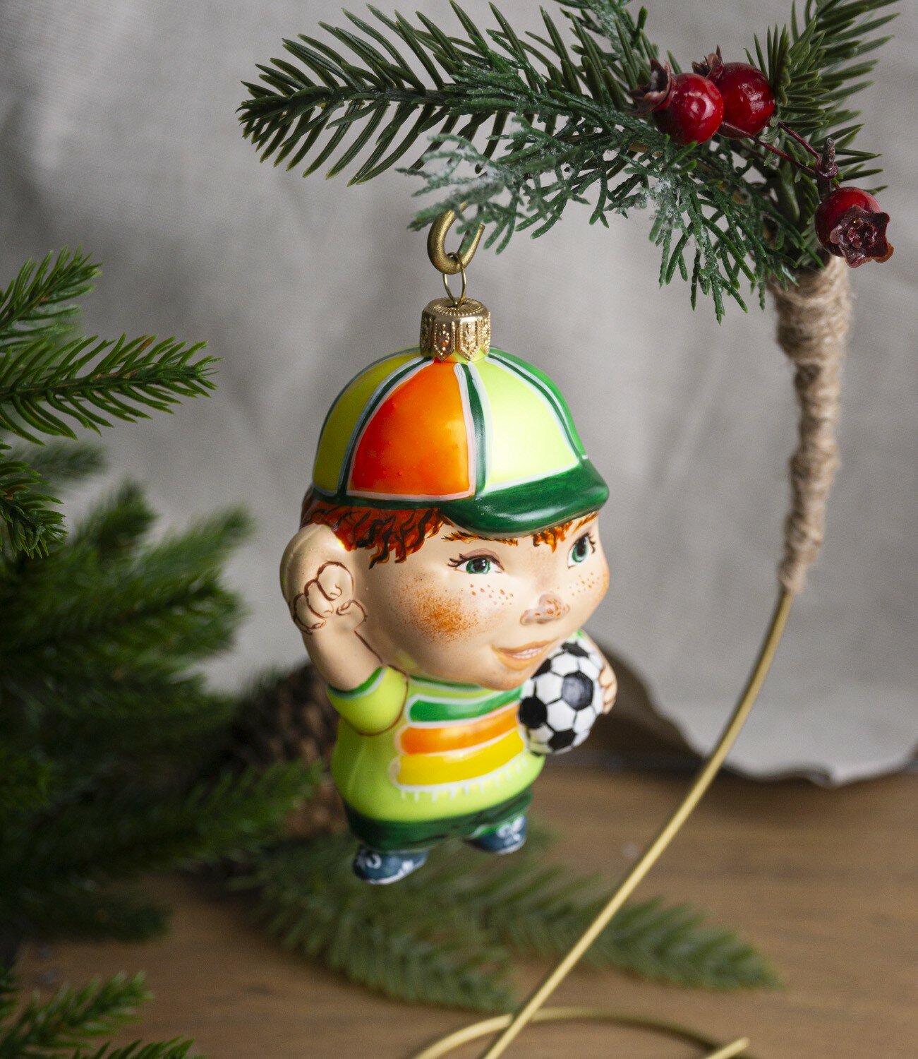 Елочная игрушка Футболист