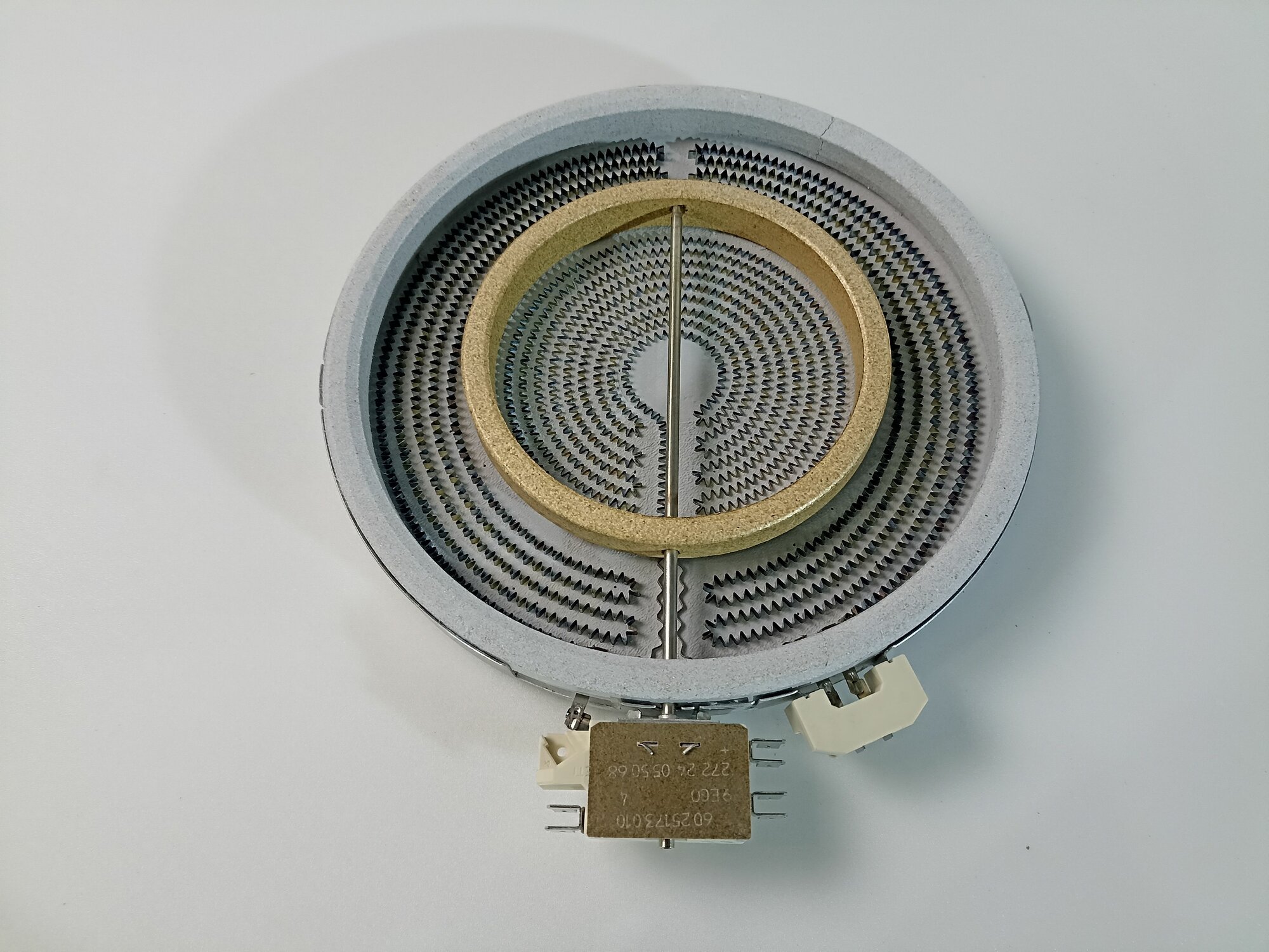 Конфорка большая двухзонная, для варочной поверхности Hansa BHCI66706. Товар уцененный