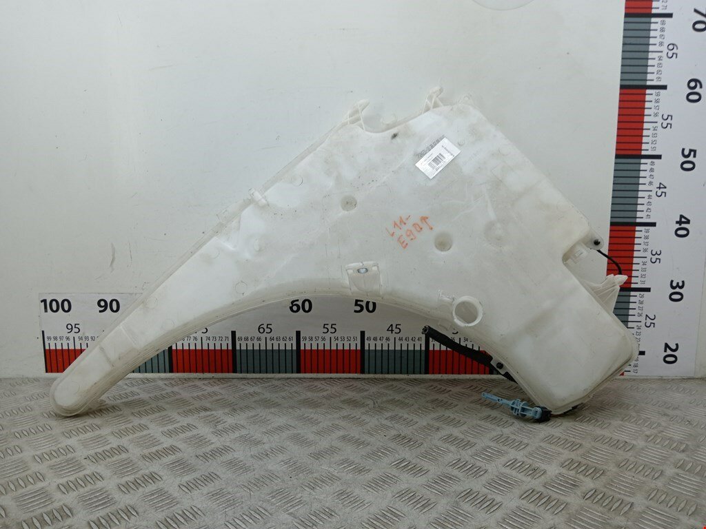 Бачок омывателя BMW 3-Series (E90/E91/E92/E93) 61667238669 арт. 2243535