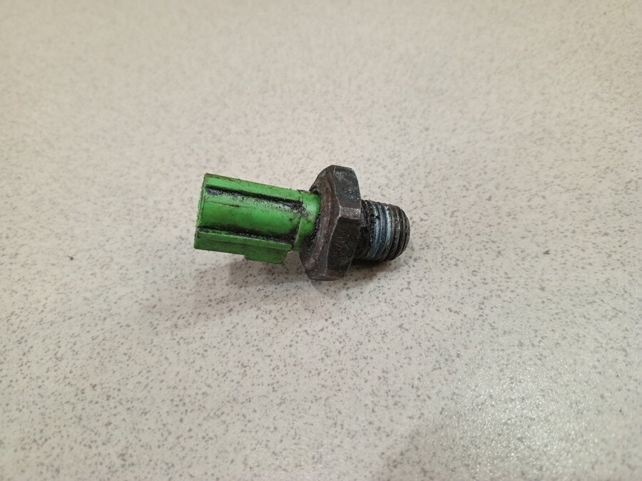 Датчик давления масла ДВС от Mazda 3 bk 2003-2009