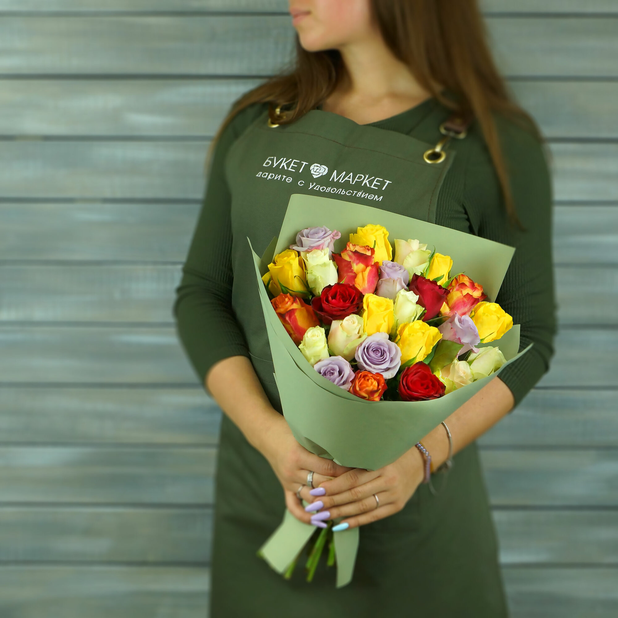 Монобукет Букет Маркет "Кения", 27 роз, оберточная бумага, высота 40см