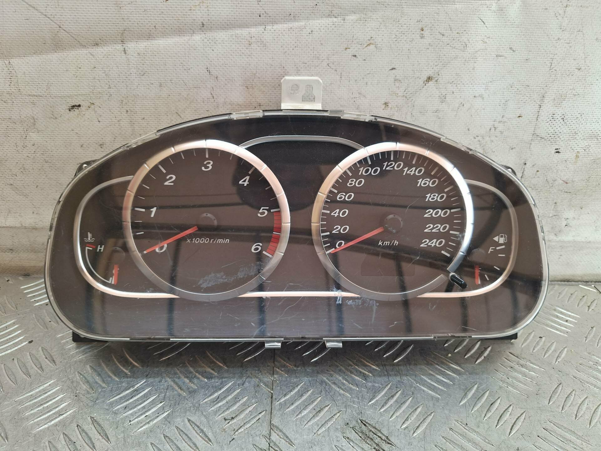 Панель приборов (щиток) Mazda 6 2003 GR1L55430