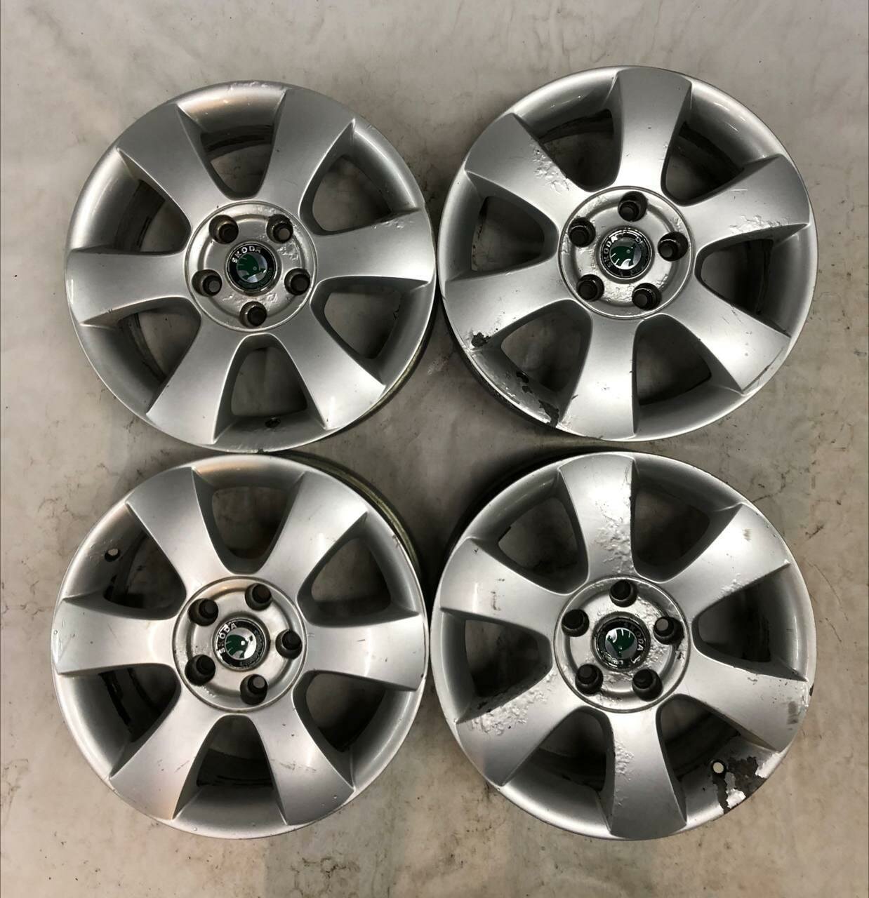 Колесные диски Skoda 16x6.5 PCD 5x112 D57.1 ET50 (оригинал)