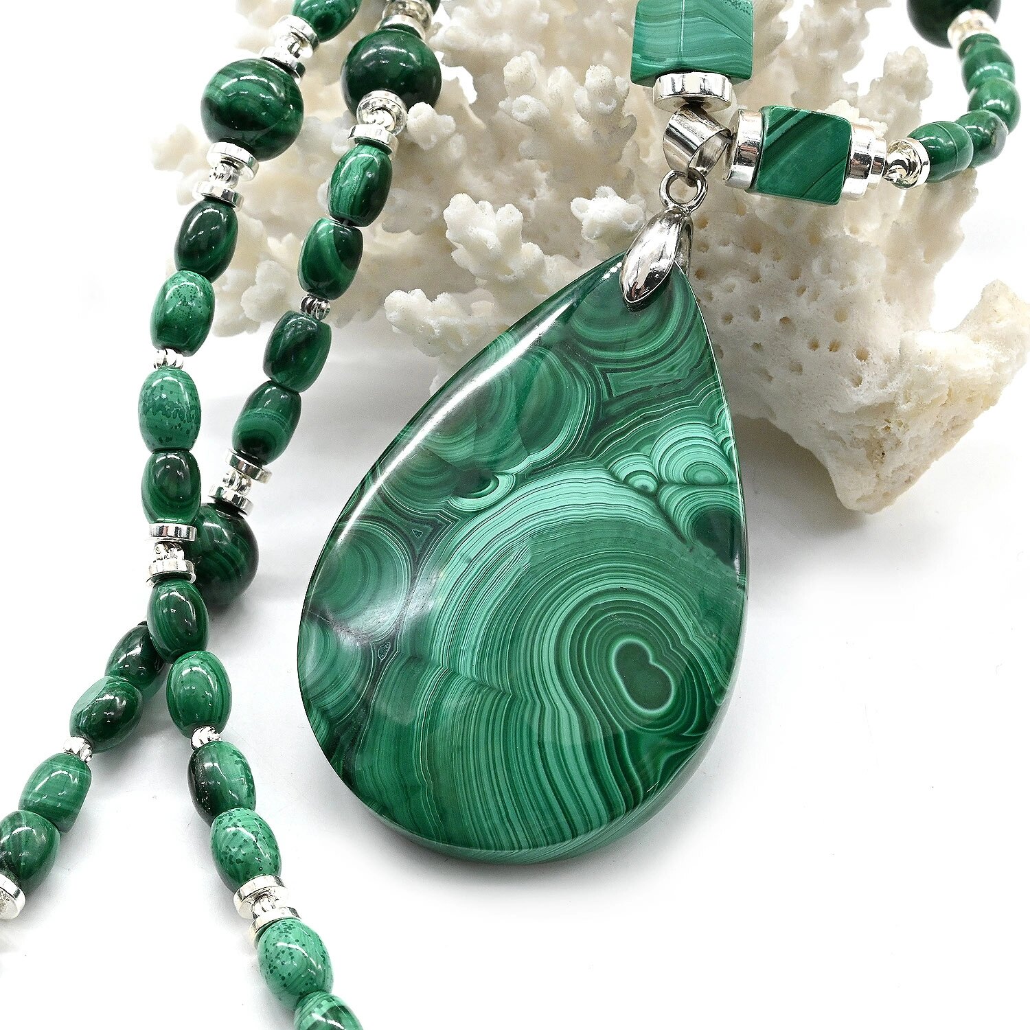 Колье, малахит