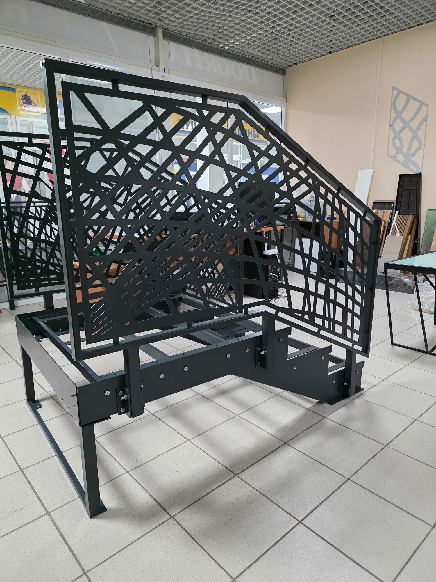 Лестница 3 ступени с площадкой , без ППК, перила "лазерная резка"с двух сторон, ширина 1м, Высота 45см.