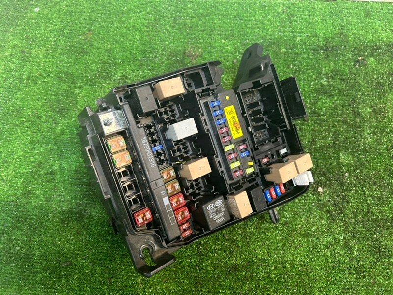 Блок предохранителей моторный Kia Ceed JD хэтчбек 91241-A2162