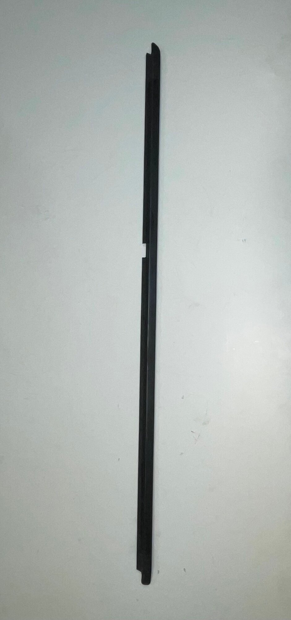 Уплотнитель стекла наружный задний левый (бархотка) Chery Amulet [1.6 8V 5MT лифтбэк] A115206311