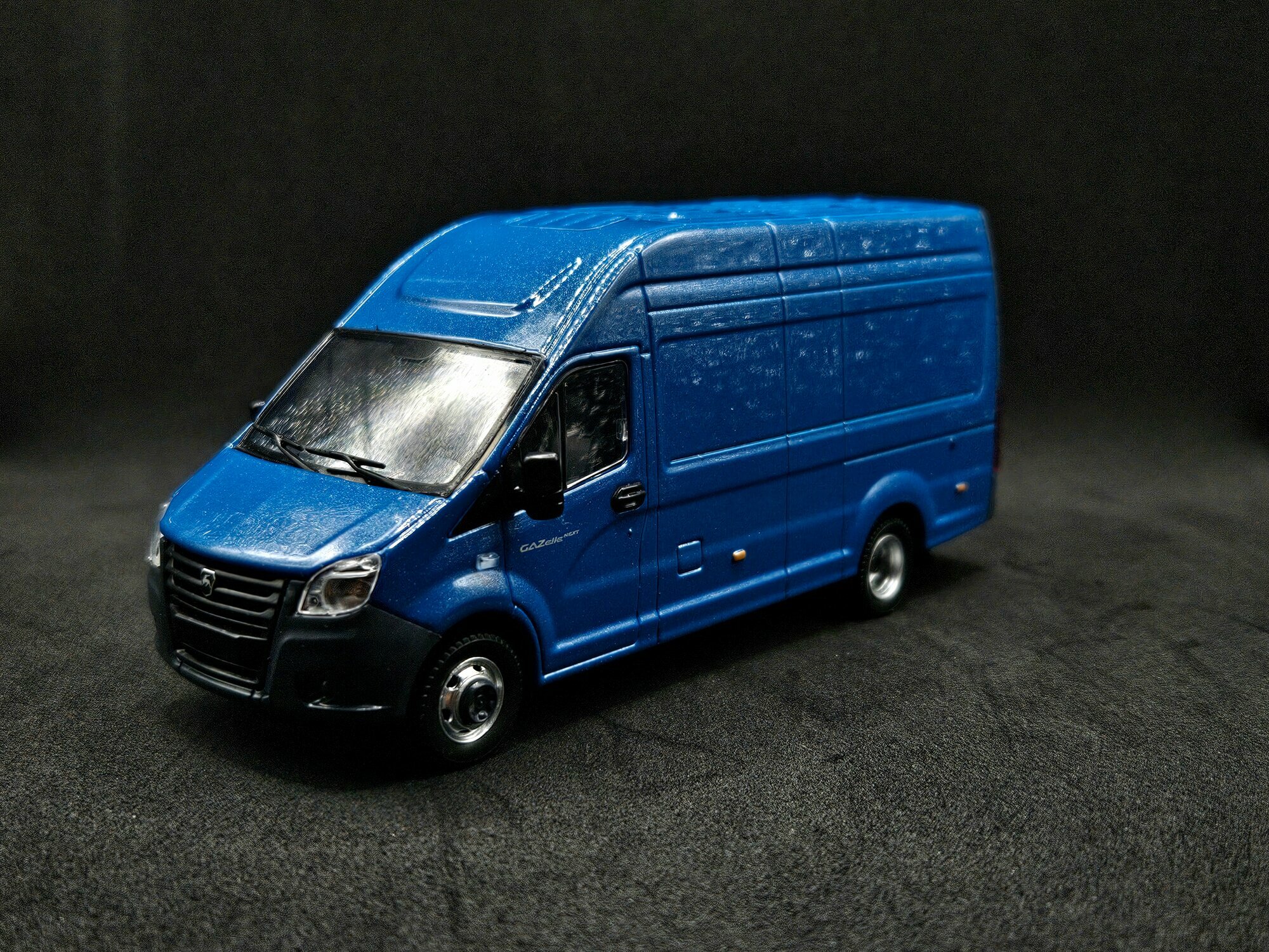 Коллекционная модель ГАЗель Next A31R32, масштаб 1:43, синяя, металлическая, коллекционная