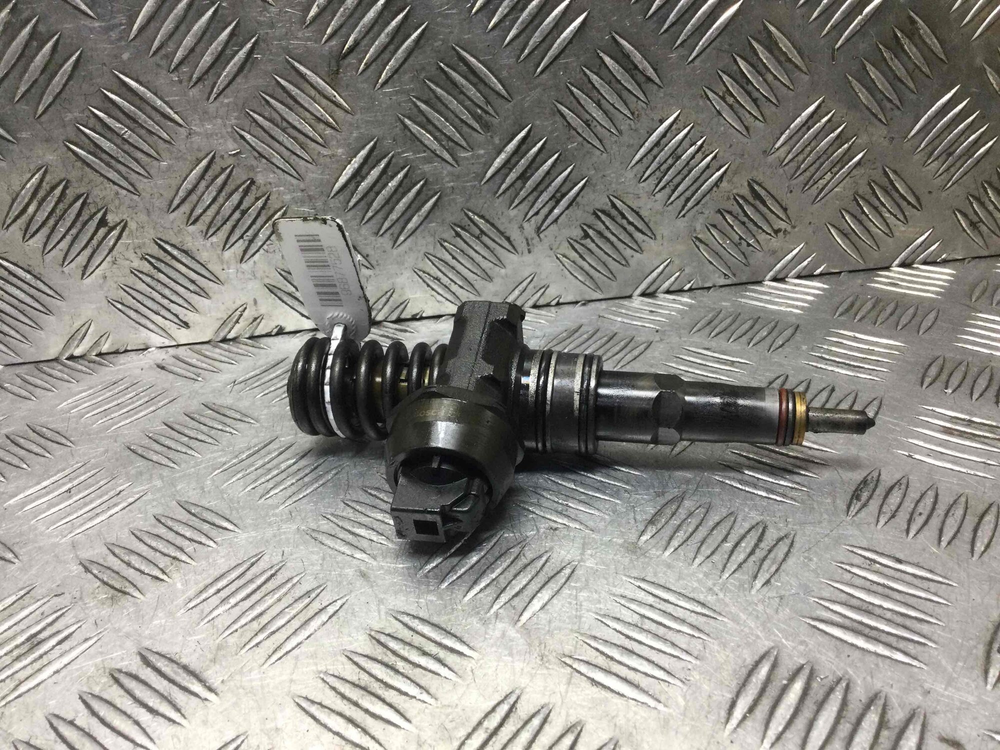 Б/У Форсунка Volkswagen Caddy 3 поколение (2004-2010) 2006 г.