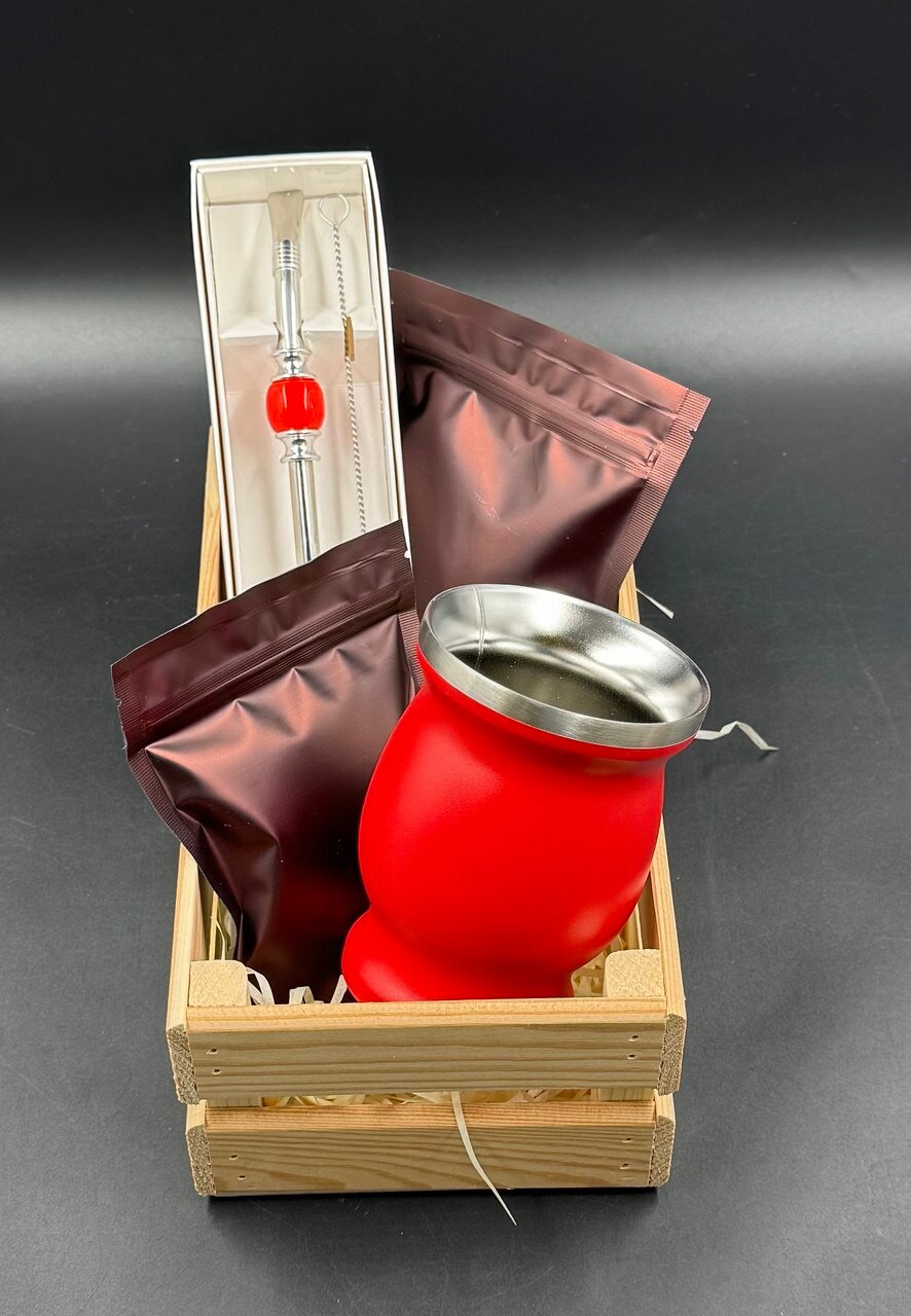 Подарочный набор для знакомства с чаем мате. В наборе: деревянная коробка, калабас, бомбилья и два вида чая мате.